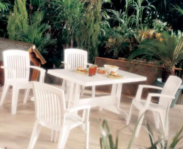 How to polish plastic with WD-40 Multi-Use Product - WD-40 Australia